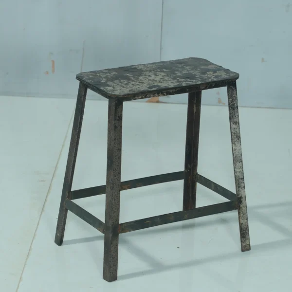 Iron stool ORION - Soulosofie Mallorca